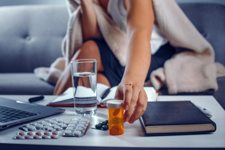 Stay Awake Pills: From Caffeine to Modafinil, Which One Is Right for You?